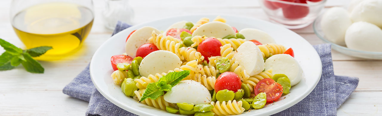 Pasta estiva con mozzarella, fave e pomodorini | Vallelata Mozzarelle e ...